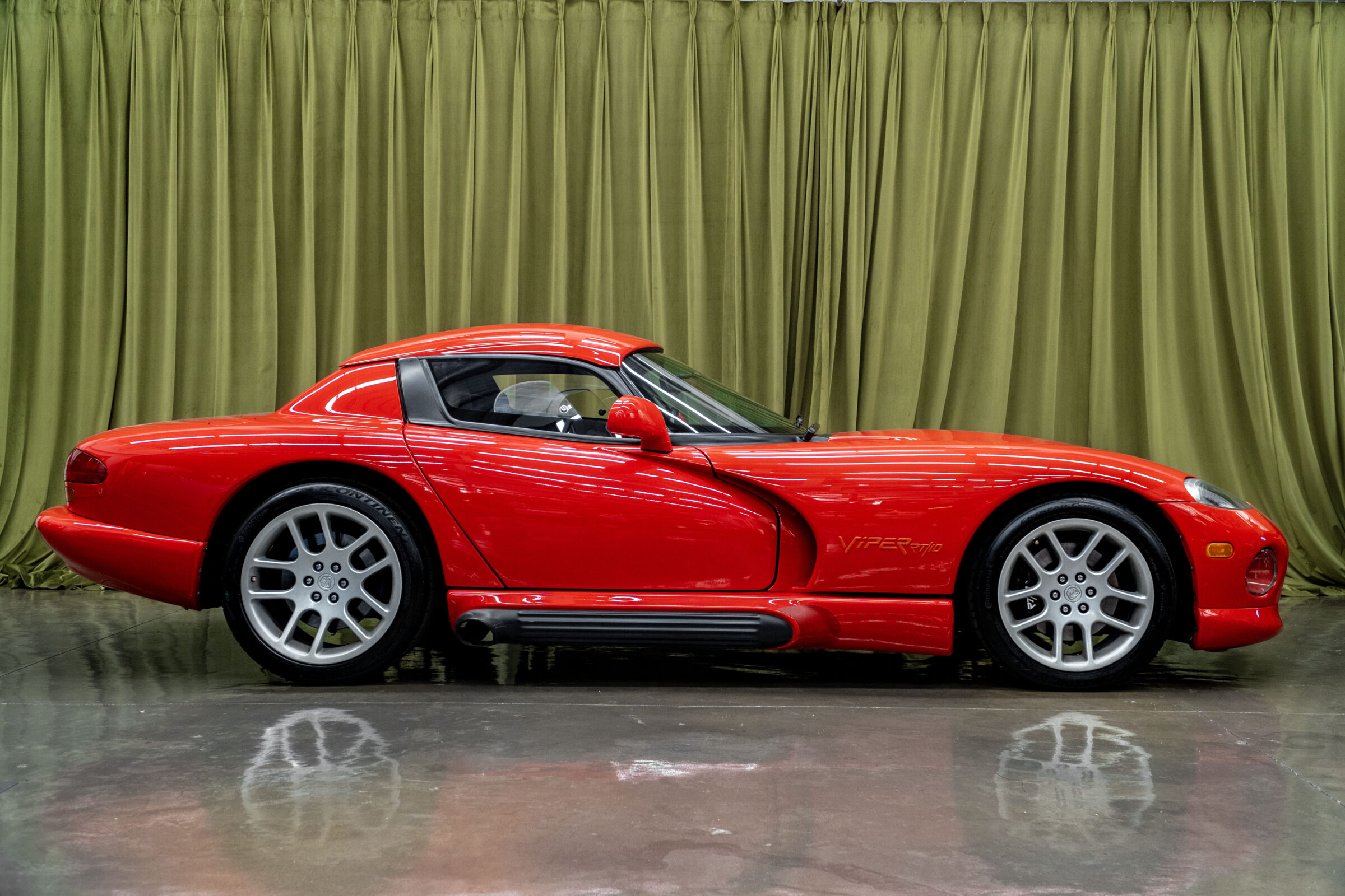 1993 Dodge Viper RT10 - The Garage Warehouse